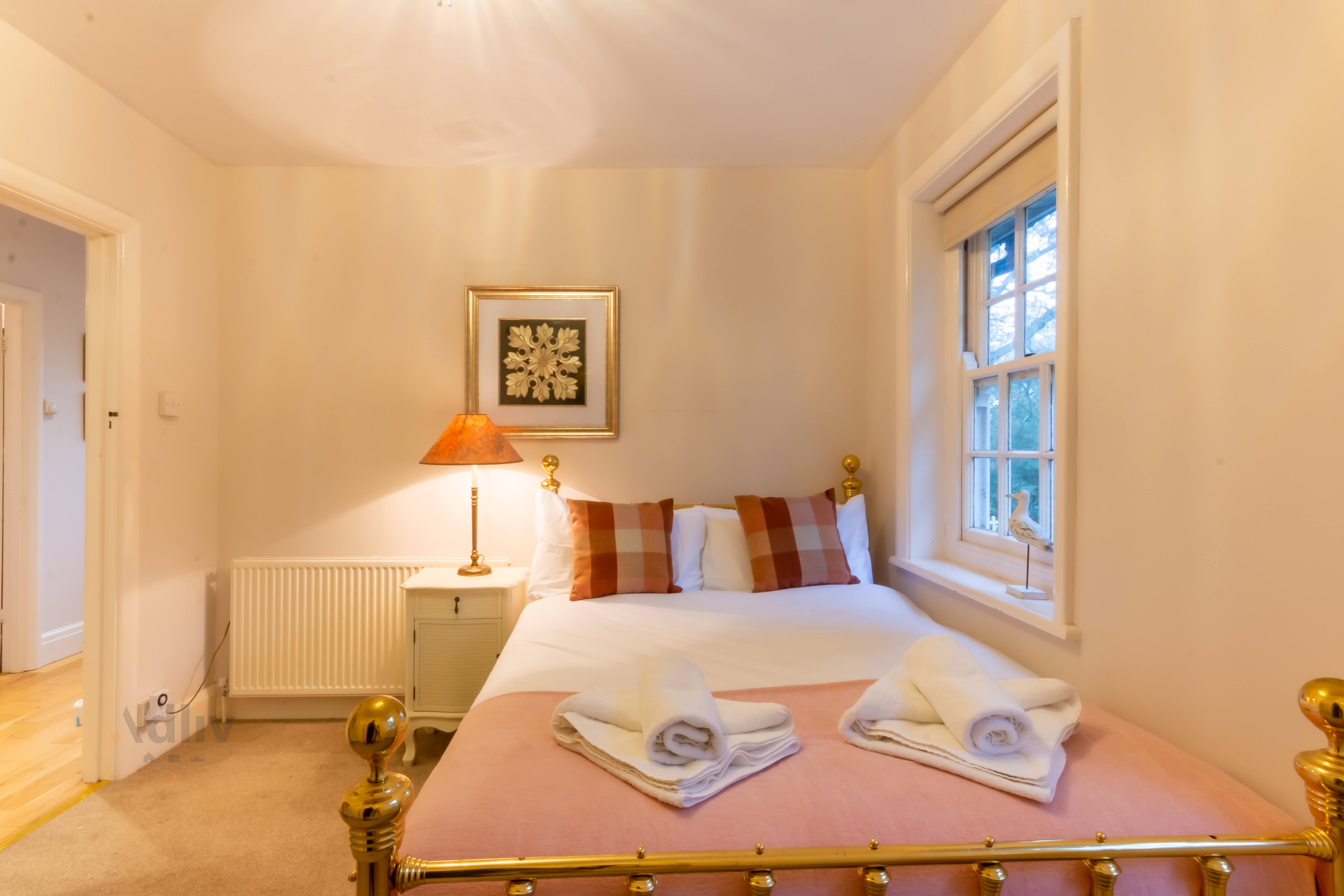Cosy Coach House near Broadstairs Golf Course and Beach with Adliv Host